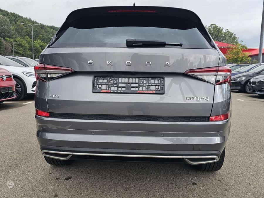 Pelēks Skoda Kodiaq 2022 Viļņa, ar dzinēja tilpumu 1.97 L un nobraukumu 176 tūkst. km par 25700 €, foto 6 vietnē AUTOMOTO.COM.LV