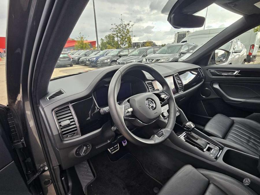 Pelēks Skoda Kodiaq 2022 Viļņa, ar dzinēja tilpumu 1.97 L un nobraukumu 176 tūkst. km par 25700 €, foto 13 vietnē AUTOMOTO.COM.LV