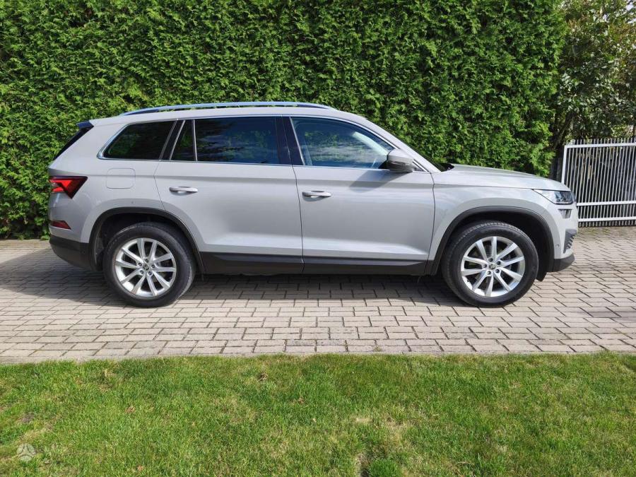 Pelēks Skoda Kodiaq 2022 Kalvarija, ar dzinēja tilpumu 1.50 L un nobraukumu 122 tūkst. km par 24188 €, foto 8 vietnē AUTOMOTO.COM.LV