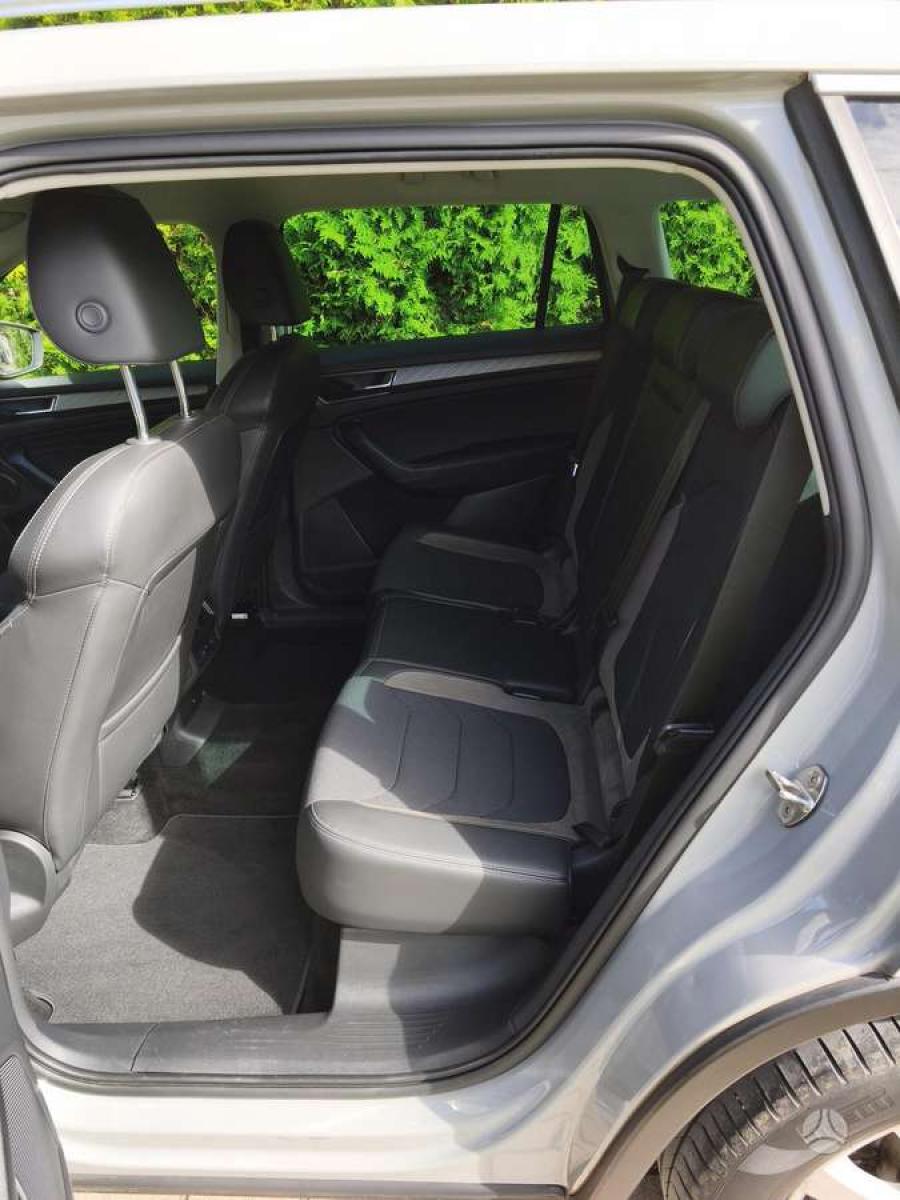 Pelēks Skoda Kodiaq 2022 Kalvarija, ar dzinēja tilpumu 1.50 L un nobraukumu 122 tūkst. km par 24188 €, foto 17 vietnē AUTOMOTO.COM.LV