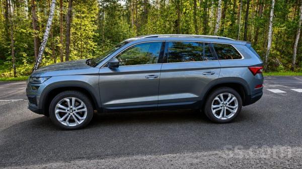 Grey Skoda Kodiaq 2022 in Riga, with an engine capacity of 2.00 L and mileage of 87 thousand km for 26800 €, photo 6 on AUTOMOTO.COM.LV