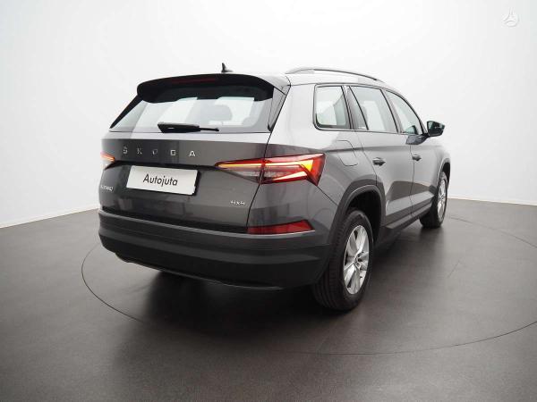 Grey Skoda Kodiaq 2022 in Vilnius, with an engine capacity of 1.97 L and mileage of 110 thousand km for 24200 €, photo 5 on AUTOMOTO.COM.LV