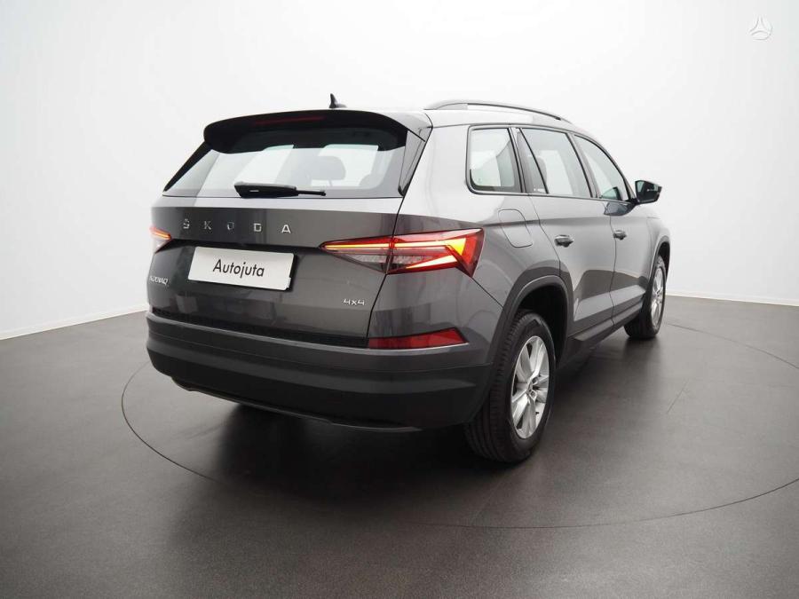 Grey Skoda Kodiaq 2022 in Vilnius, with an engine capacity of 1.97 L and mileage of 110 thousand km for 24200 €, photo 5 on AUTOMOTO.COM.LV