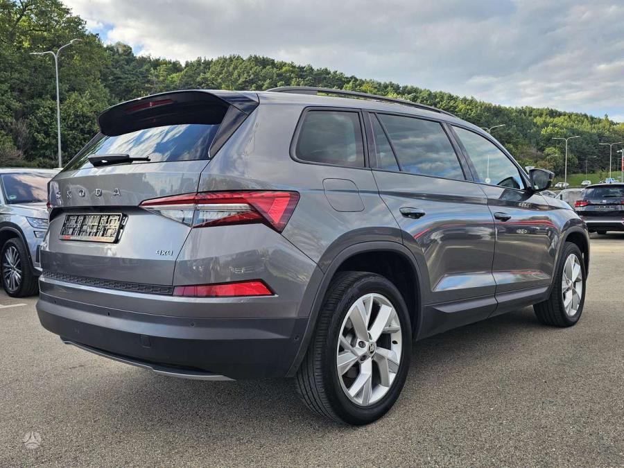 Серый Шкода Kodiaq 2022 в Вильнюс, объемом двигателя 1.97 л и пробегом 200 тыс. км за 22500 €, фото 6 на AUTOMOTO.COM.LV
