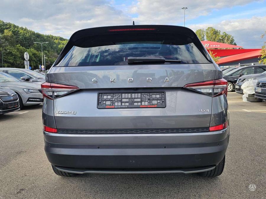 Серый Шкода Kodiaq 2022 в Вильнюс, объемом двигателя 1.97 л и пробегом 200 тыс. км за 22500 €, фото 7 на AUTOMOTO.COM.LV