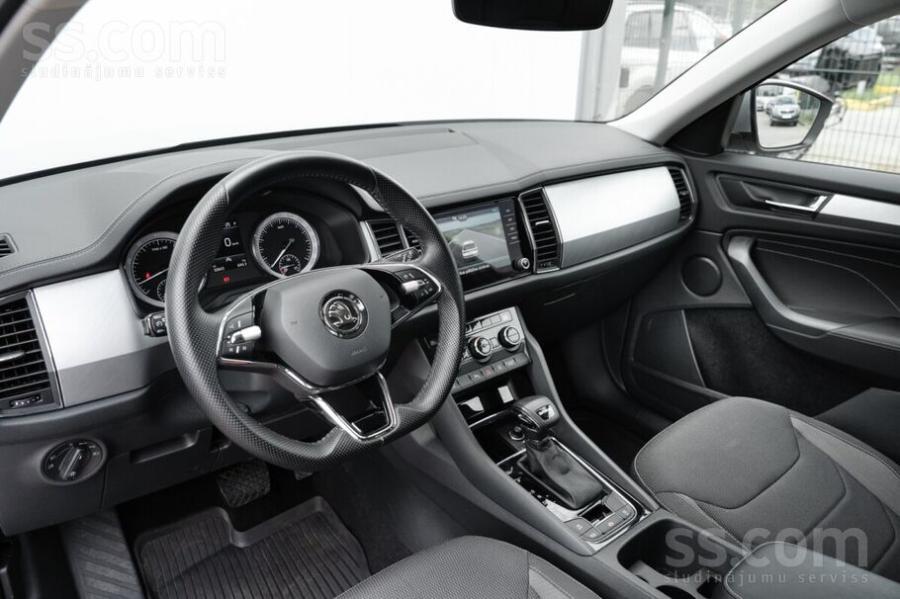 Pelēks Skoda Kodiaq 2022 Rīga, ar dzinēja tilpumu 1.50 L un nobraukumu 50 tūkst. km par 24850 €, foto 27 vietnē AUTOMOTO.COM.LV