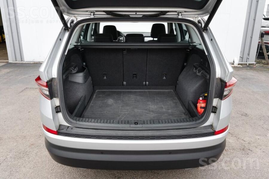 Pelēks Skoda Kodiaq 2022 Rīga, ar dzinēja tilpumu 1.50 L un nobraukumu 50 tūkst. km par 24850 €, foto 29 vietnē AUTOMOTO.COM.LV