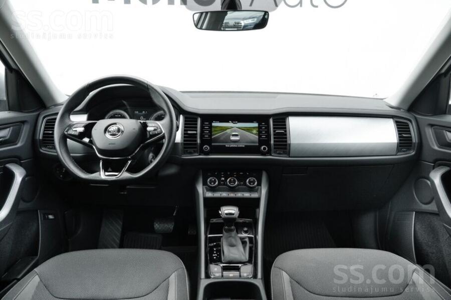 Pelēks Skoda Kodiaq 2022 Rīga, ar dzinēja tilpumu 1.50 L un nobraukumu 50 tūkst. km par 24850 €, foto 35 vietnē AUTOMOTO.COM.LV