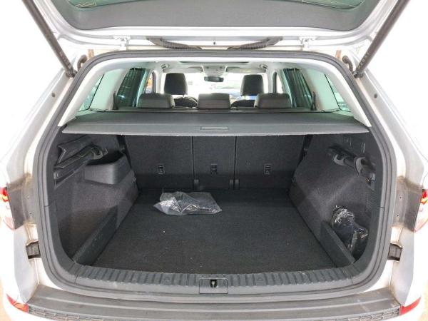 Grey Skoda Kodiaq 2022 in Kaunas, with an engine capacity of 1.97 L and mileage of 166 thousand km for 26900 €, photo 11 on AUTOMOTO.COM.LV