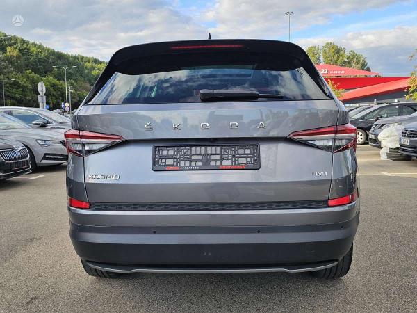 Pelēks Skoda Kodiaq 2022 Viļņa, ar dzinēja tilpumu 1.97 L un nobraukumu 200 tūkst. km par 21900 €, foto 7 vietnē AUTOMOTO.COM.LV