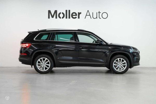 Skoda Kodiaq 2022 in Vilnius on AUTOMOTO.COM.LV Grey Skoda Kodiaq 2022 in Vilnius, with an engine capacity of 2.00 L and mileage of 138 thousand km for 29900 €, photo 5 on AUTOMOTO.COM.LV