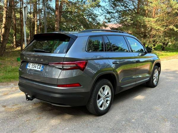 Skoda Kodiaq 2022 in Kaunas on AUTOMOTO.COM.LV Grey Skoda Kodiaq 2022 in Kaunas, with an engine capacity of 1.97 L and mileage of 266 thousand km for 16700 €, photo 5 on AUTOMOTO.COM.LV