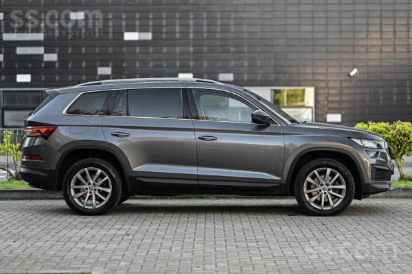 Skoda Kodiaq 2022 in Jelgava on AUTOMOTO.COM.LV Grey Skoda Kodiaq 2022 in Jelgava, with an engine capacity of 2.00 L and mileage of 249 thousand km for 16990 €, photo 6 on AUTOMOTO.COM.LV