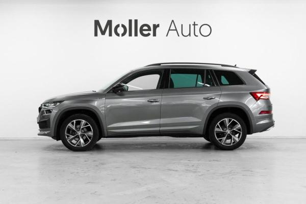 Grey Skoda Kodiaq 2022 in Vilnius, with an engine capacity of 2.00 L and mileage of 152 thousand km for 26900 €, photo 3 on AUTOMOTO.COM.LV