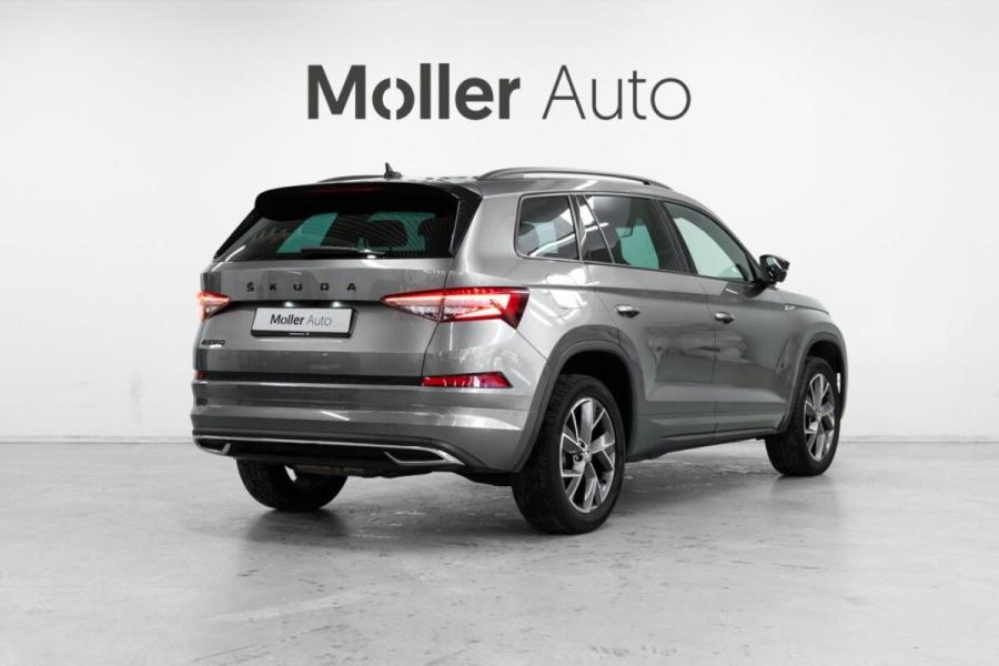 Grey Skoda Kodiaq 2022 in Vilnius, with an engine capacity of 2.00 L and mileage of 152 thousand km for 26900 €, photo 4 on AUTOMOTO.COM.LV