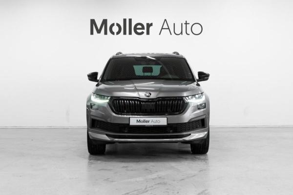 Grey Skoda Kodiaq 2022 in Vilnius, with an engine capacity of 2.00 L and mileage of 152 thousand km for 26900 €, photo 6 on AUTOMOTO.COM.LV