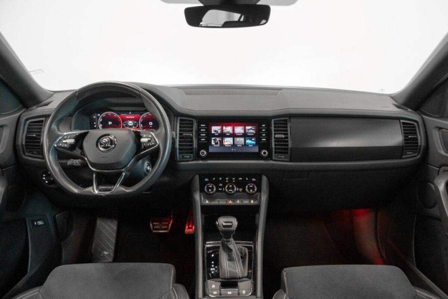 Grey Skoda Kodiaq 2022 in Vilnius, with an engine capacity of 2.00 L and mileage of 152 thousand km for 26900 €, photo 9 on AUTOMOTO.COM.LV