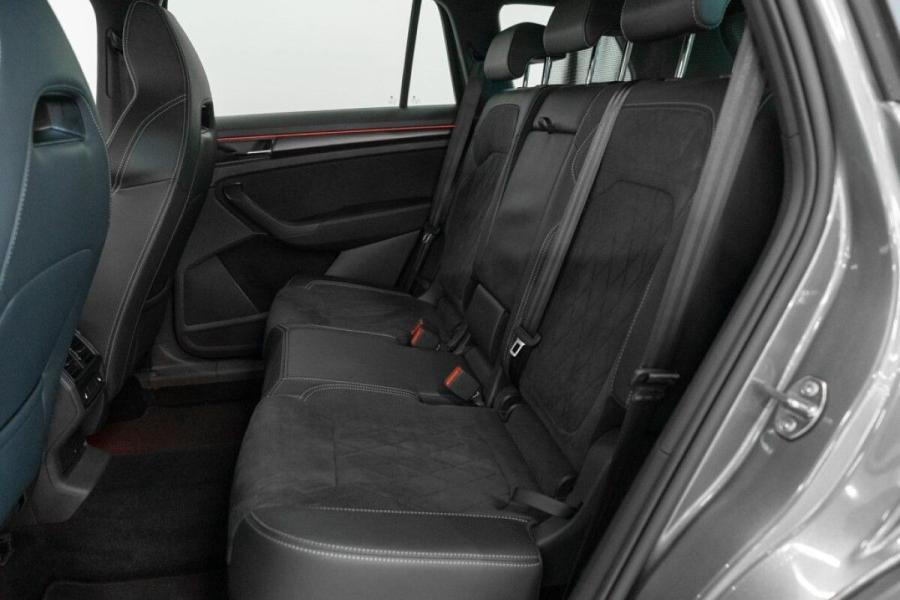 Grey Skoda Kodiaq 2022 in Vilnius, with an engine capacity of 2.00 L and mileage of 152 thousand km for 26900 €, photo 19 on AUTOMOTO.COM.LV