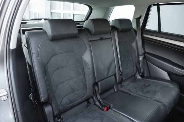 Pelēks Skoda Kodiaq 2022 Rīga, ar dzinēja tilpumu 2.00 L un nobraukumu 152 tūkst. km par 25950 €, foto 8 vietnē AUTOMOTO.COM.LV