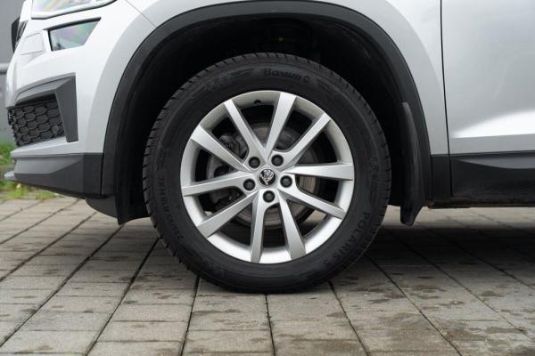 Pelēks Skoda Kodiaq 2022 Viļņa, ar dzinēja tilpumu 2.00 L un nobraukumu 119 tūkst. km par 28200 €, foto 4 vietnē AUTOMOTO.COM.LV