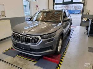 Grey Skoda Kodiaq 2023 in Kaunas, with an engine capacity of 1.50 L and mileage of 72 thousand km for 33114 €, photo  on AUTOMOTO.COM.LV