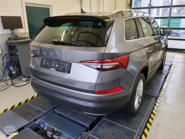 Grey Skoda Kodiaq 2023 in Kaunas, with an engine capacity of 1.50 L and mileage of 72 thousand km for 33114 €, photo 4 on AUTOMOTO.COM.LV