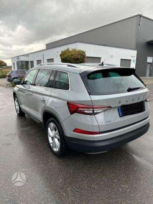 Grey Skoda Kodiaq 2023 in Vilnius, with an engine capacity of 1.50 L and mileage of 55 thousand km for 27499 €, photo 2 on AUTOMOTO.COM.LV
