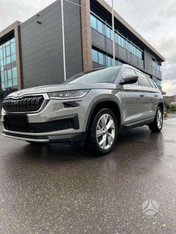 Pelēks Skoda Kodiaq 2023 Viļņa, ar dzinēja tilpumu 1.50 L un nobraukumu 55 tūkst. km par 27499 €, foto 3 vietnē AUTOMOTO.COM.LV