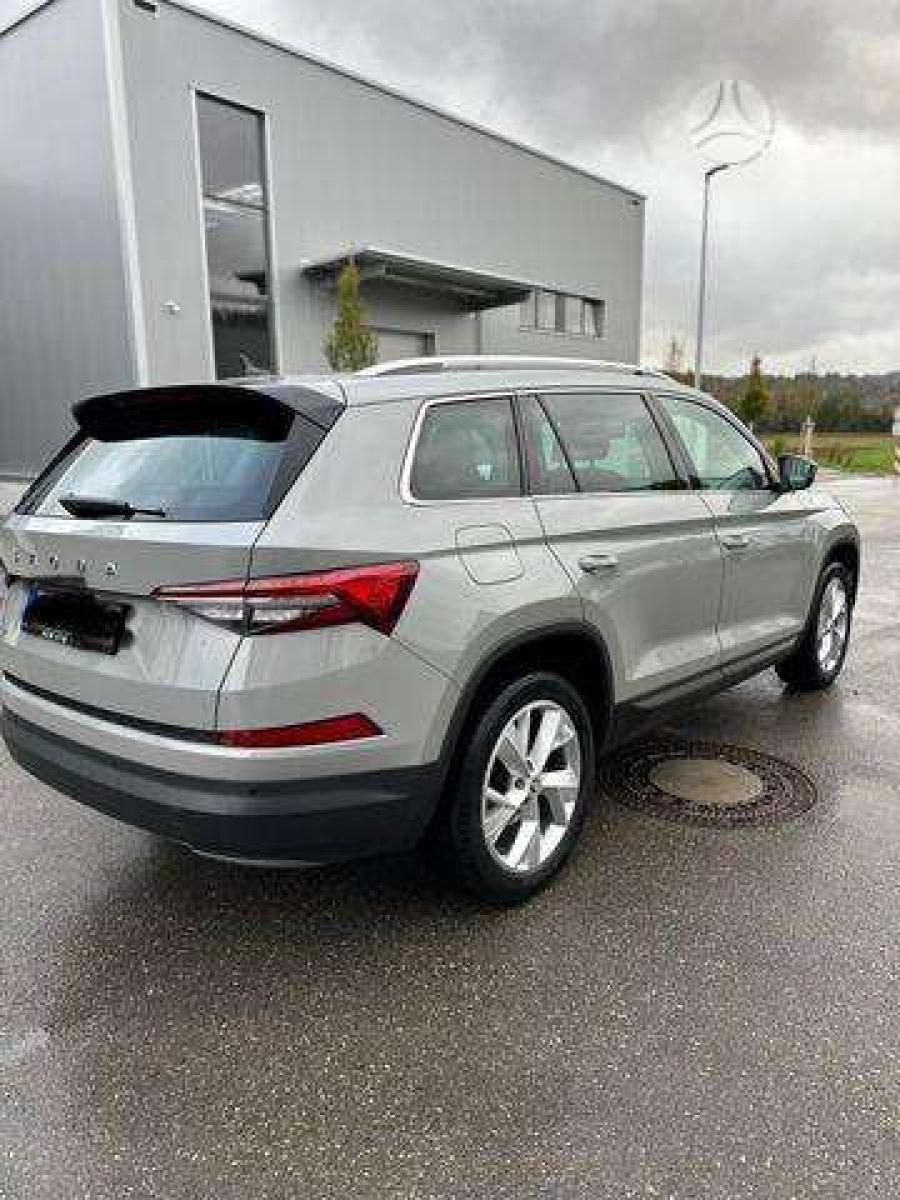 Grey Skoda Kodiaq 2023 in Vilnius, with an engine capacity of 1.50 L and mileage of 55 thousand km for 27499 €, photo 5 on AUTOMOTO.COM.LV