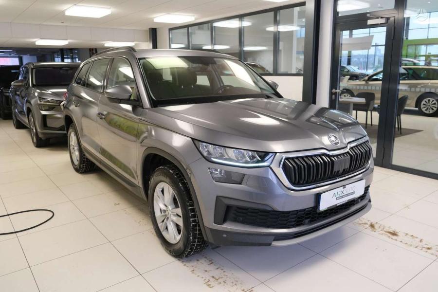 Grey Skoda Kodiaq 2023 in Vilnius, with an engine capacity of 1.50 L and mileage of 78 thousand km for 25900 €, photo 3 on AUTOMOTO.COM.LV