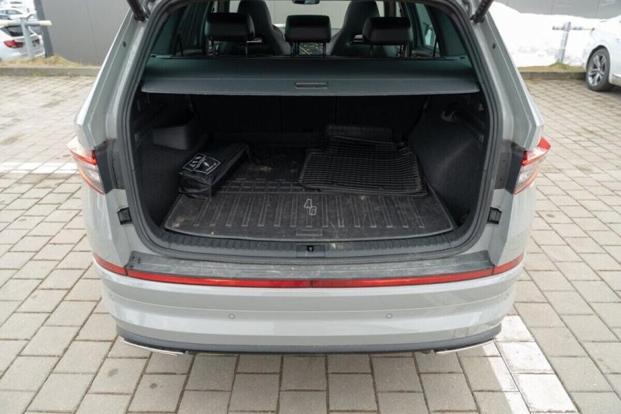 Grey Skoda Kodiaq 2023 in Vilnius, with an engine capacity of 2.00 L and mileage of 54 thousand km for 39950 €, photo 27 on AUTOMOTO.COM.LV