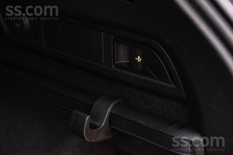 Pelēks Skoda Kodiaq 2023 Rīga, ar dzinēja tilpumu 2.00 L un nobraukumu 137 tūkst. km par 28250 €, foto 24 vietnē AUTOMOTO.COM.LV