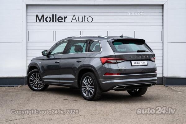 Grey Skoda Kodiaq 2023 in Riga, with an engine capacity of 2.00 L and mileage of 165 thousand km for 29668 €, photo 4 on AUTOMOTO.COM.LV