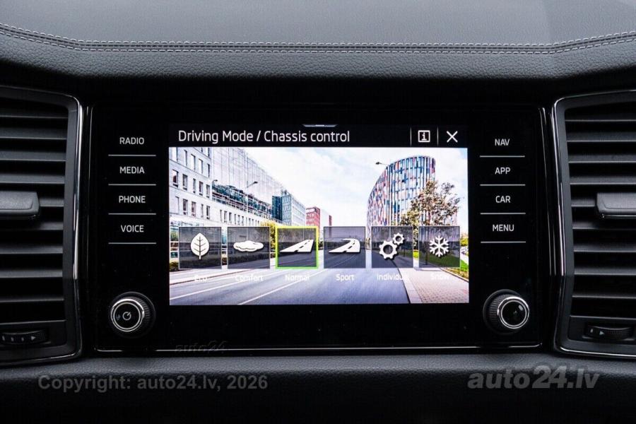 Серый Шкода Kodiaq 2023 в Рига, объемом двигателя 2.00 л и пробегом 165 тыс. км за 29668 €, фото 16 на AUTOMOTO.COM.LV