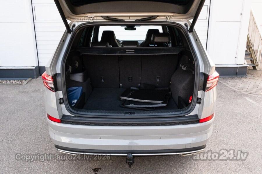 Grey Skoda Kodiaq 2023 in Riga, with an engine capacity of 2.00 L and mileage of 119 thousand km for 33766 €, photo 20 on AUTOMOTO.COM.LV