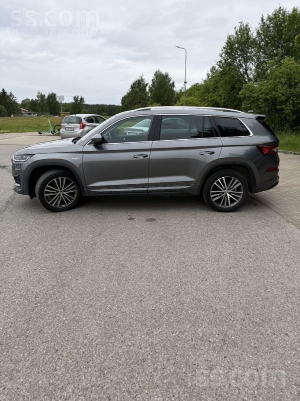 Grey Skoda Kodiaq 2023 in Riga, with an engine capacity of 2.00 L and mileage of 58 thousand km for 33900 €, photo 5 on AUTOMOTO.COM.LV