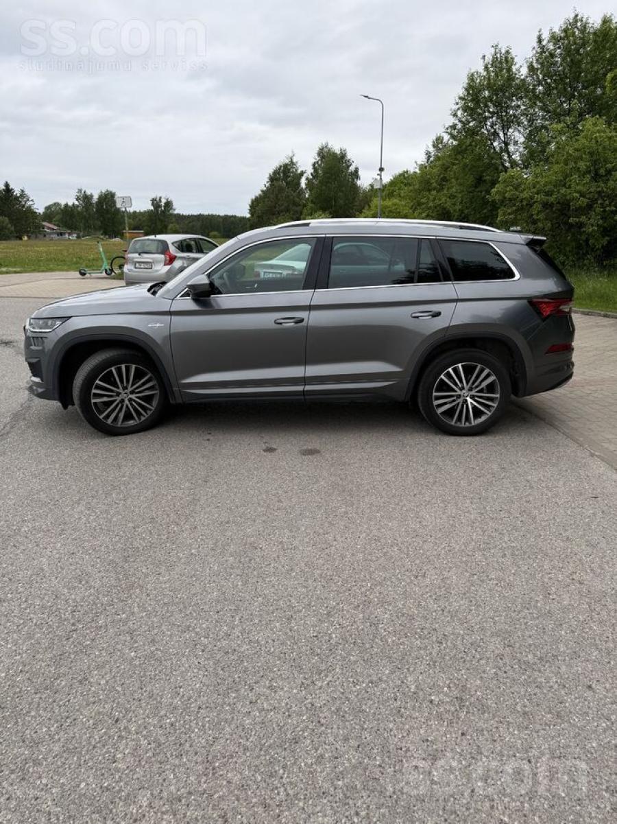 Grey Skoda Kodiaq 2023 in Riga, with an engine capacity of 2.00 L and mileage of 58 thousand km for 33900 €, photo 6 on AUTOMOTO.COM.LV