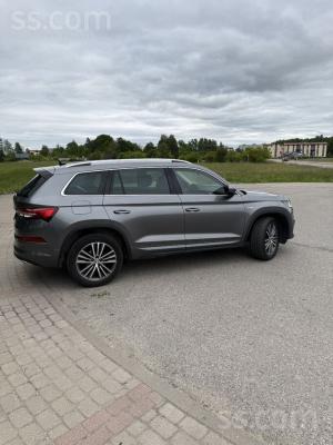 Grey Skoda Kodiaq 2023 in Riga, with an engine capacity of 2.00 L and mileage of 58 thousand km for 33900 €, photo 11 on AUTOMOTO.COM.LV