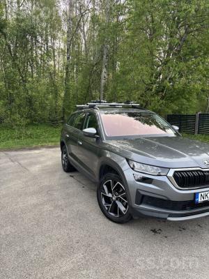 Серый Шкода Kodiaq 2023 в Рига, объемом двигателя 1.50 л и пробегом 68 тыс. км за 28500 €, фото 3 на AUTOMOTO.COM.LV