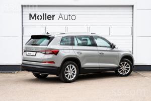 Серый Шкода Kodiaq 2023 в Рига, объемом двигателя 2.00 л и пробегом 165 тыс. км за 26950 €, фото 4 на AUTOMOTO.COM.LV