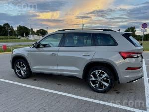 Pelēks Skoda Kodiaq 2023 Rīga, ar dzinēja tilpumu 1.50 L un nobraukumu 75 tūkst. km par 29300 €, foto 3 vietnē AUTOMOTO.COM.LV