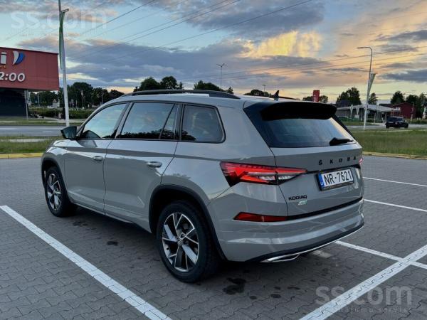 Grey Skoda Kodiaq 2023 in Riga, with an engine capacity of 1.50 L and mileage of 75 thousand km for 29300 €, photo 6 on AUTOMOTO.COM.LV