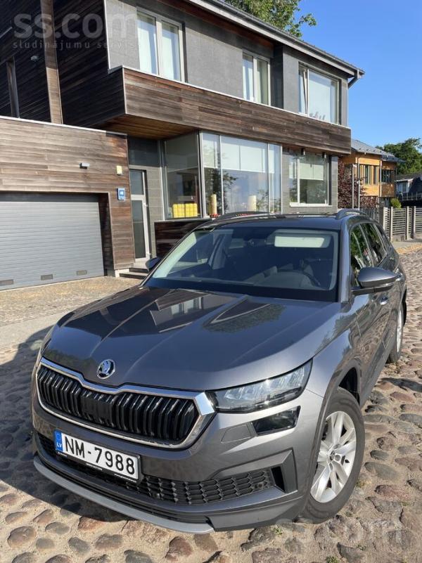 Grey Skoda Kodiaq 2023 in Riga, with an engine capacity of 1.50 L and mileage of 31 thousand km for 29999 €, photo 2 on AUTOMOTO.COM.LV