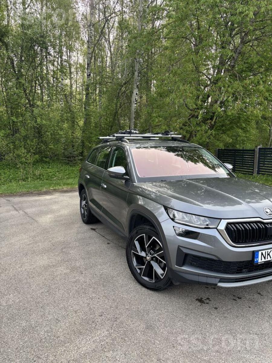 Pelēks Skoda Kodiaq 2023 Rīga, ar dzinēja tilpumu 1.50 L un nobraukumu 71 tūkst. km par 26900 €, foto 3 vietnē AUTOMOTO.COM.LV