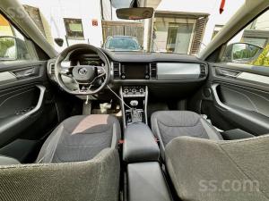 Pelēks Skoda Kodiaq 2023 Rīga, ar dzinēja tilpumu 1.50 L un nobraukumu 71 tūkst. km par 26900 €, foto 14 vietnē AUTOMOTO.COM.LV