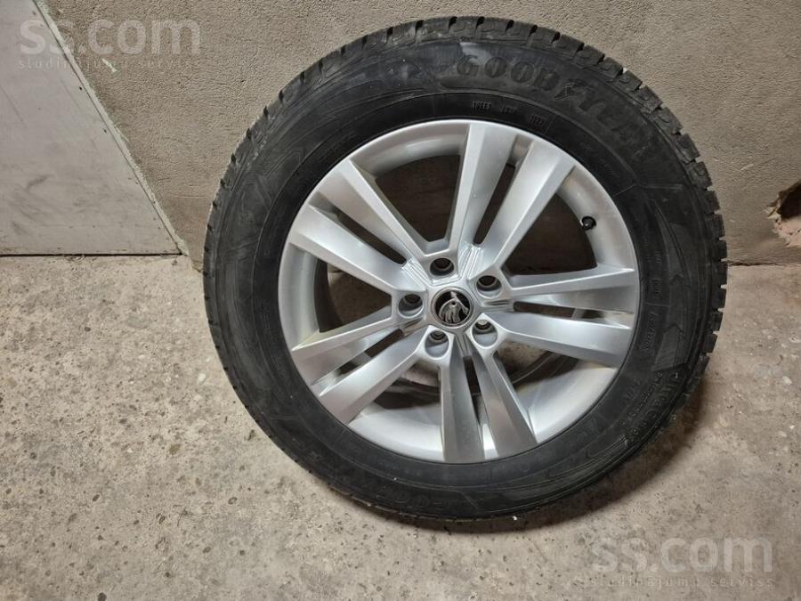 Pelēks Skoda Kodiaq 2023 Rīga, ar dzinēja tilpumu 1.50 L un nobraukumu 33 tūkst. km par 29000 €, foto 9 vietnē AUTOMOTO.COM.LV