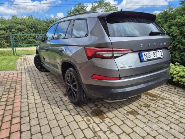 Серый Шкода Kodiaq 2023 в Рига, объемом двигателя 1.50 л и пробегом 33 тыс. км за 28000 €, фото 1 на AUTOMOTO.COM.LV