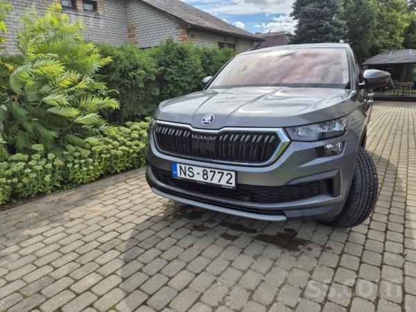 Серый Шкода Kodiaq 2023 в Рига, объемом двигателя 1.50 л и пробегом 33 тыс. км за 28000 €, фото 3 на AUTOMOTO.COM.LV