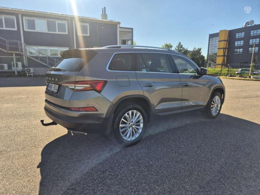 Pelēks Skoda Kodiaq 2023 Viļņa, ar dzinēja tilpumu 1.50 L un nobraukumu 73 tūkst. km par 28200 €, foto 4 vietnē AUTOMOTO.COM.LV