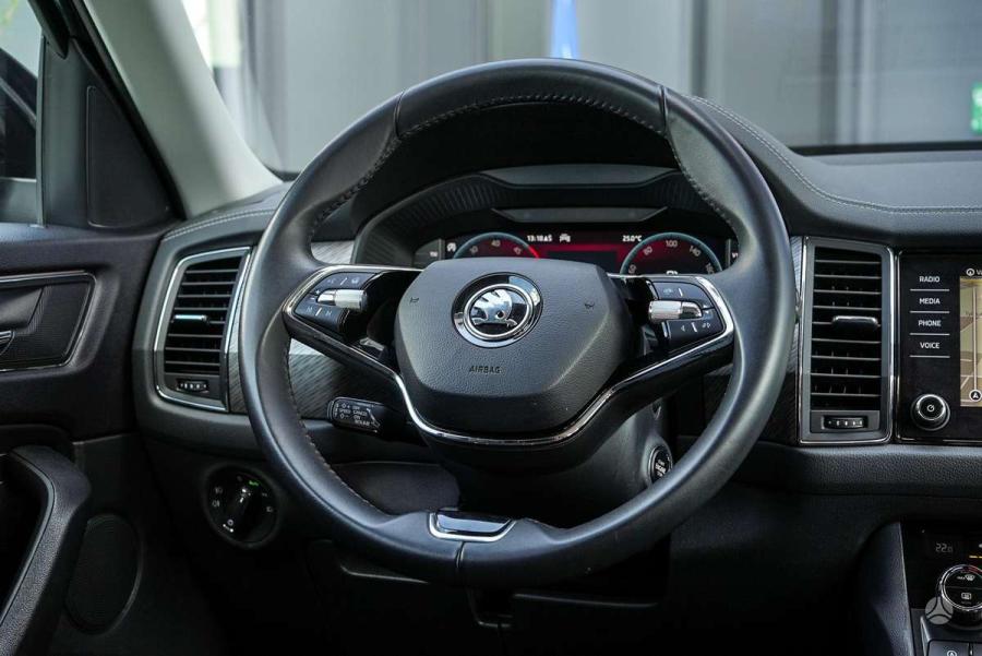 Серый Шкода Kodiaq 2023 в Каунас, объемом двигателя 1.97 л и пробегом 150 тыс. км за 23250 €, фото 19 на AUTOMOTO.COM.LV